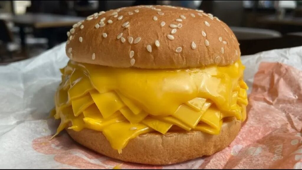Burger King Thailand Real Cheeseburger With 20 Slices: Check Total Calories Burger King Thailand Real Cheeseburger With 20 Slices: Check Total Calories